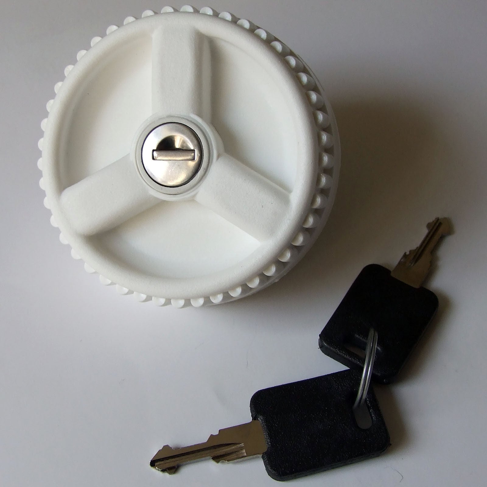 Locking Water Filler Cap & Keys (Black/White) – Leisure Warehouse
